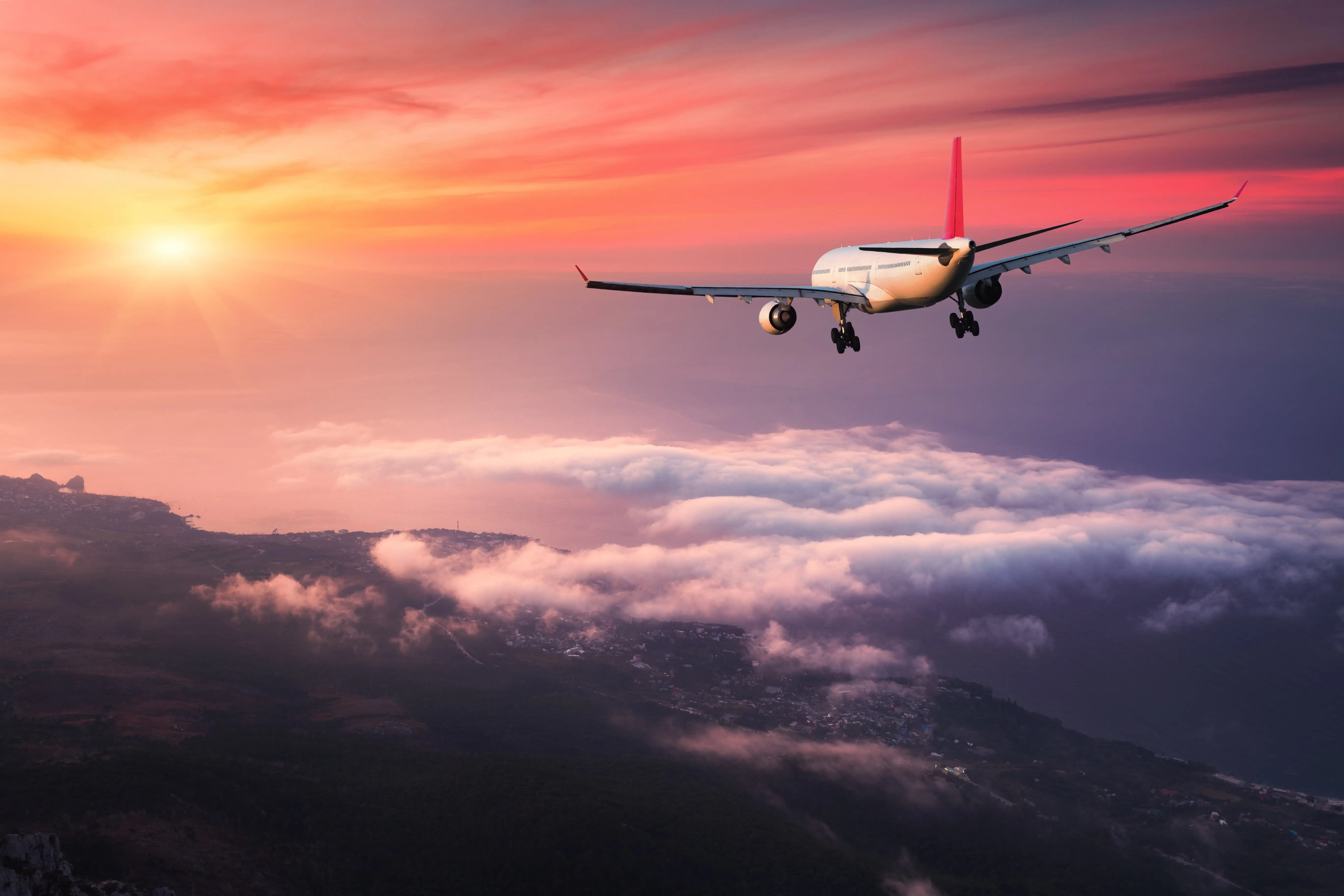 What is the cheapest day to fly during the 2017-18 holiday season?