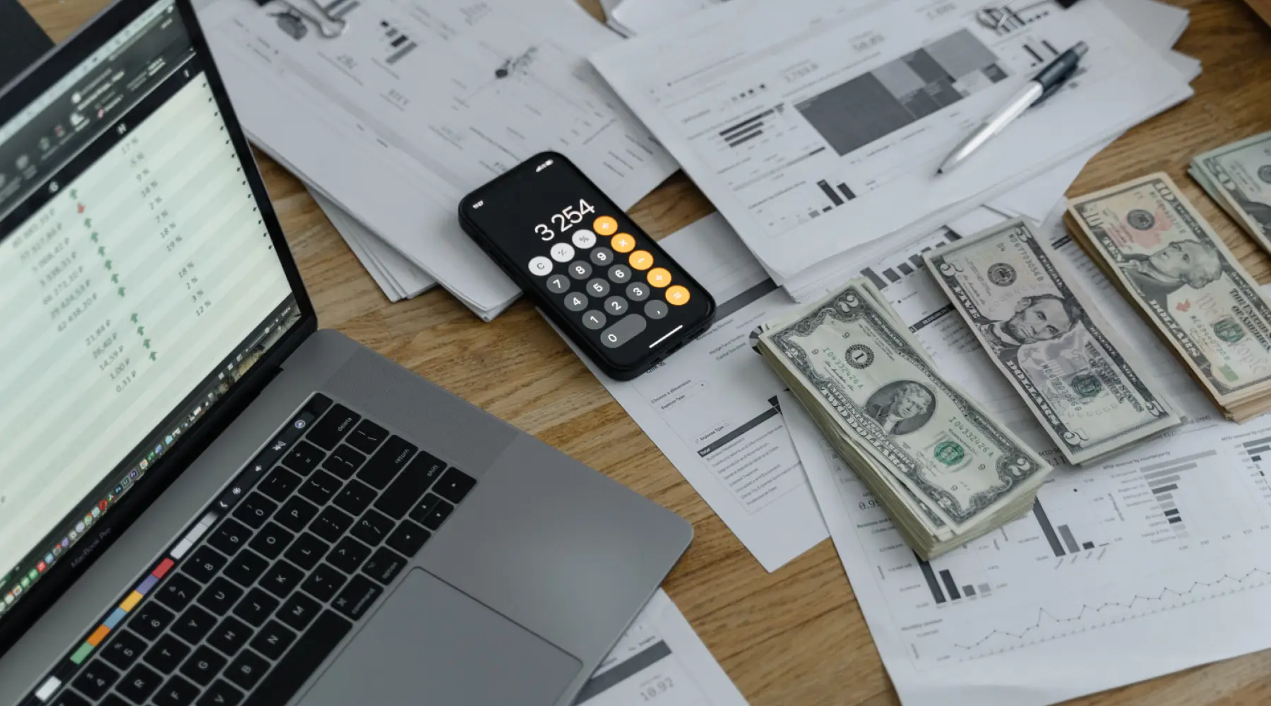 403(b) vs Roth IRA: Which is best? - Side-by-side comparison